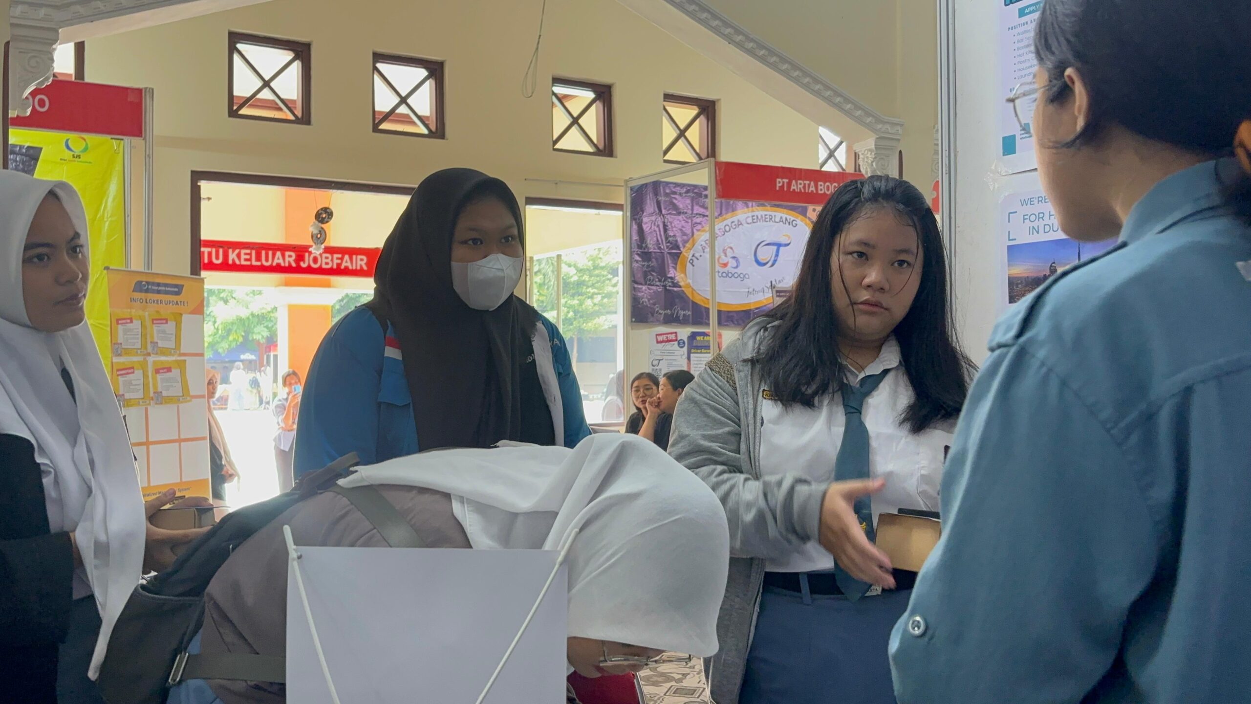 Symphony Training Center Jadi Magnet di Job Fair SMK N 3 Surakarta - Symphony Training Center ...